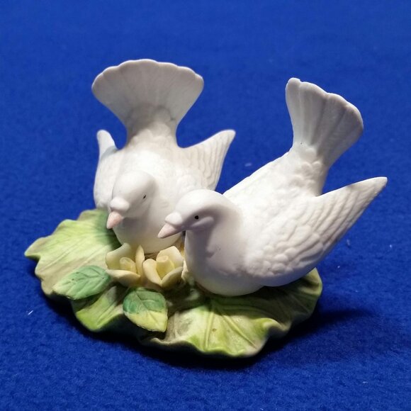 Lefton | Accents | Lefton Doves Figurine 534 1985 Lefton Nest Egg ...